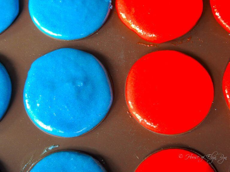 How to Make Patriotic Macarons – The House of Elyn Ryn