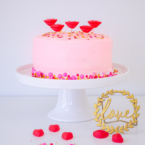 Luscious Lips Valentine's Cake – The House of Elyn Ryn
