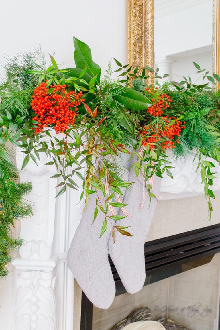 Christmas Mantle – The House of Elyn Ryn