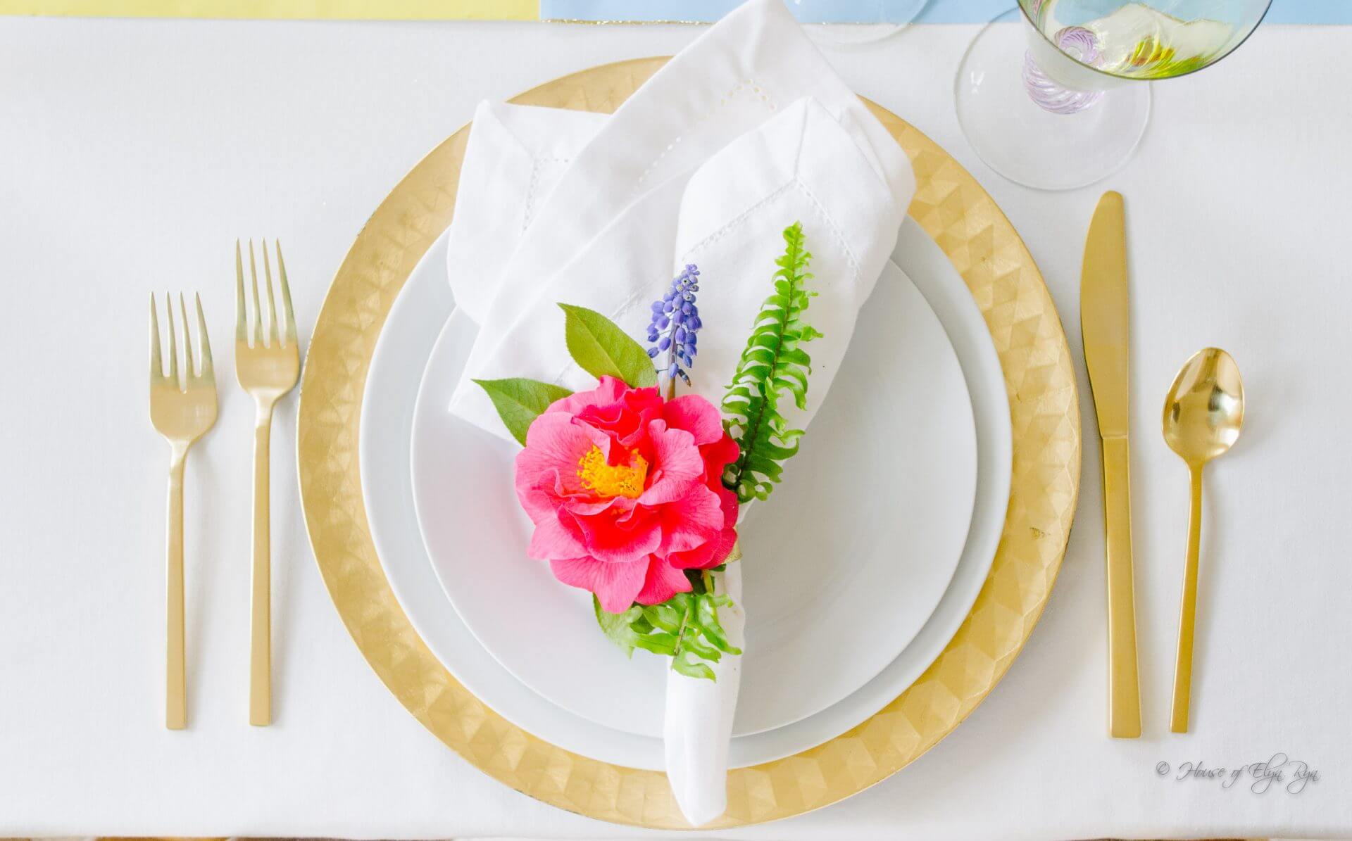 Colorful Rainbow Table Setting Ideas for Unforgettable Celebrations ...