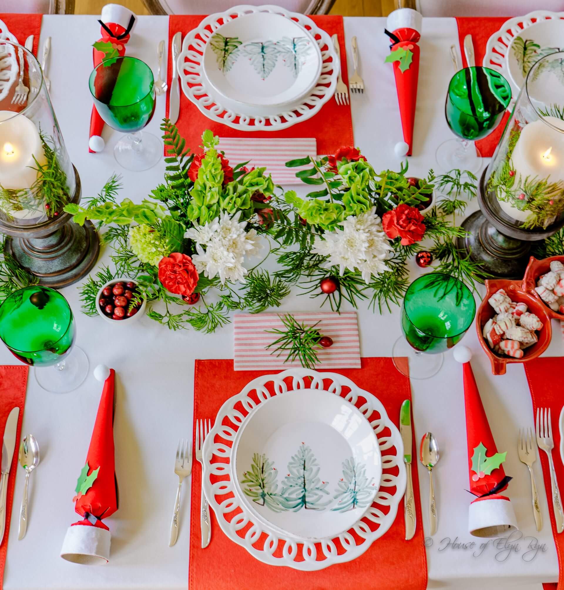 How to Set a Red & Green Christmas Table – The House of Elyn Ryn