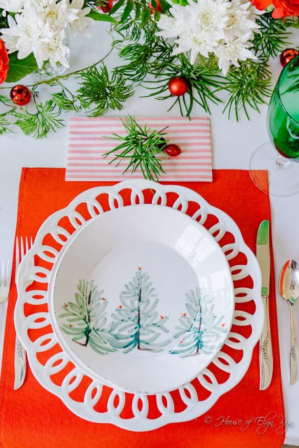 How to Set a Red & Green Christmas Table – The House of Elyn Ryn