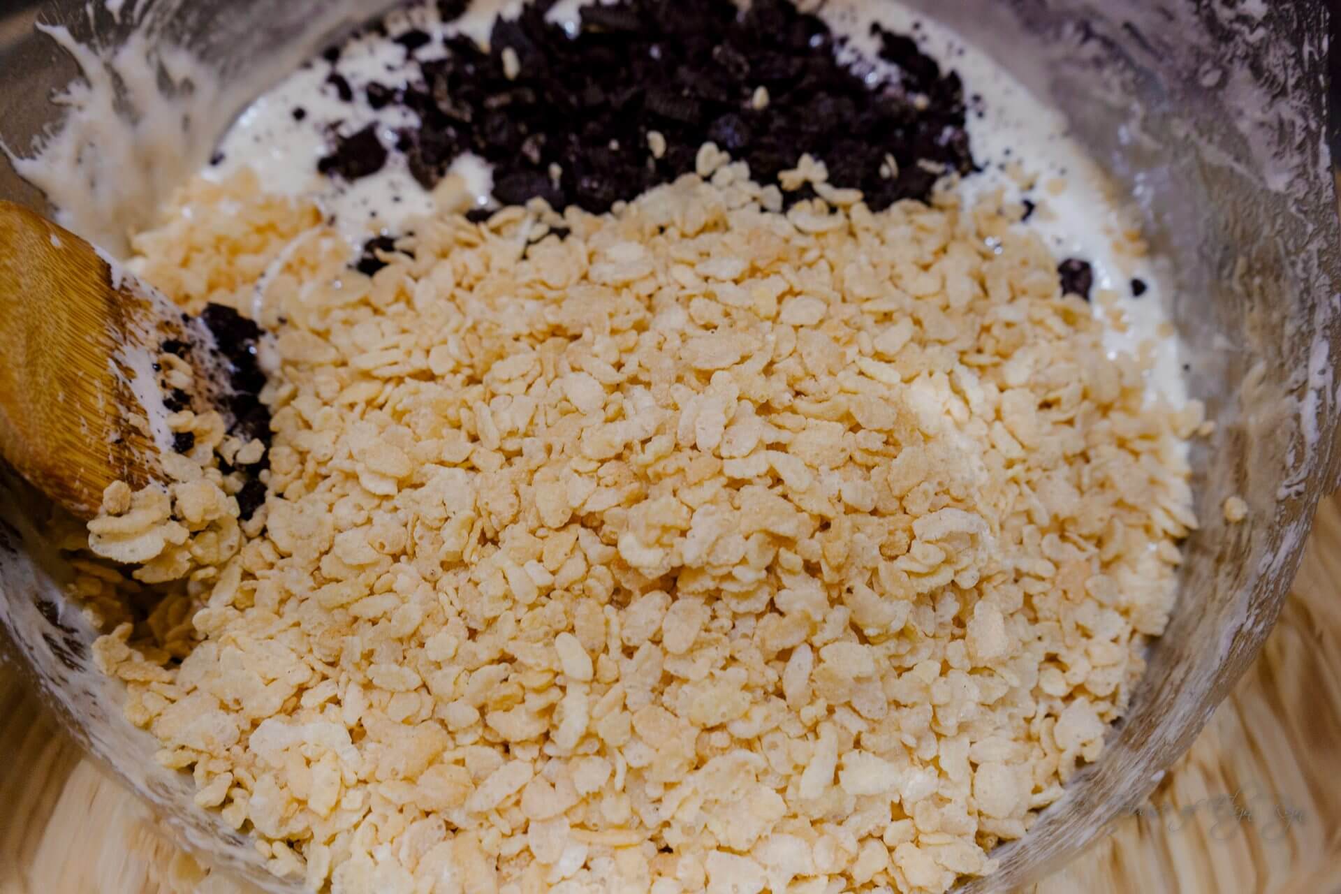 Oreo Rice Krispies Bars: A Popular Treat For Years – The House of Elyn Ryn