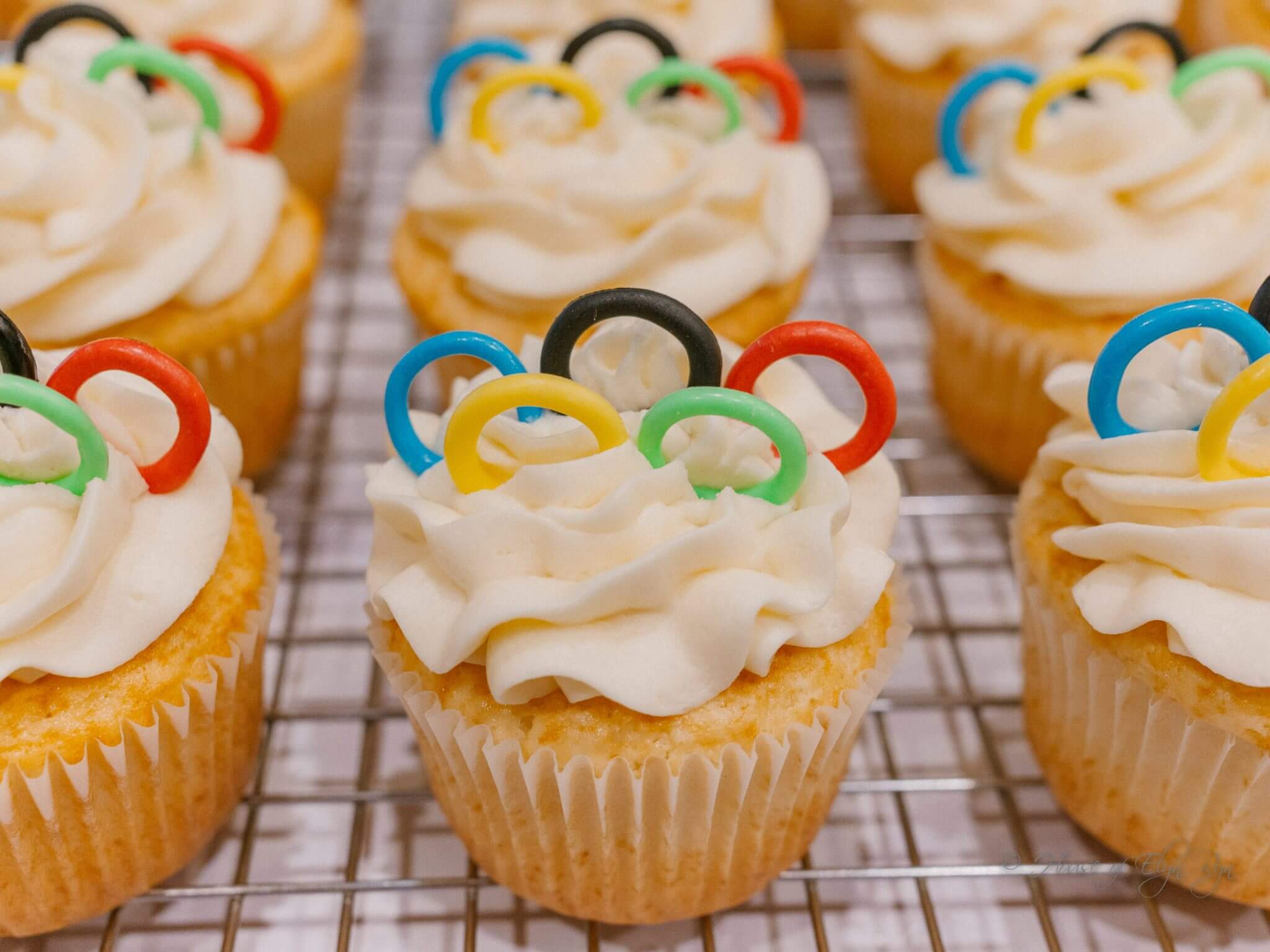 Olympic Rings Cupcakes - The House of Elyn Ryn