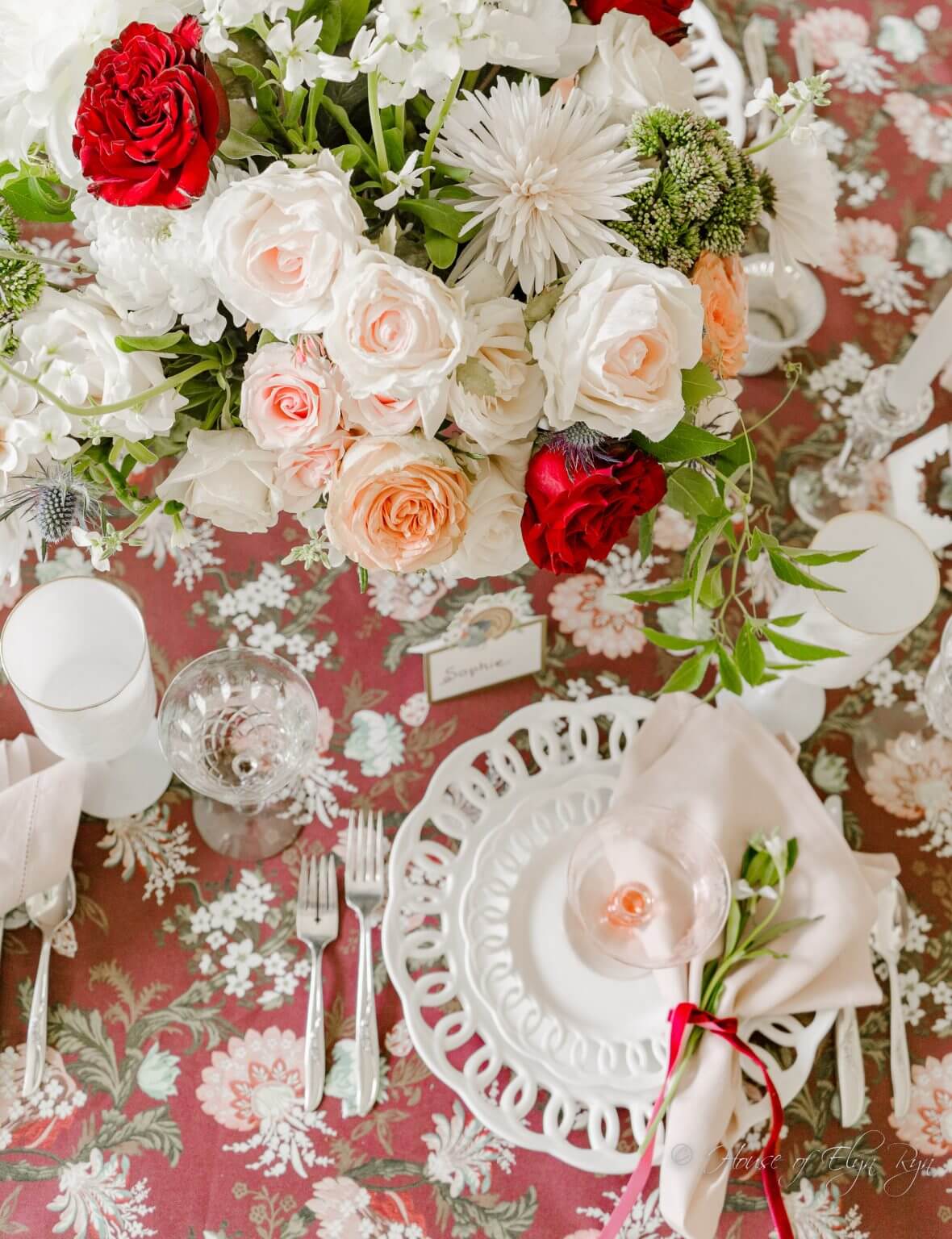 How to Set a Romantic Thanksgiving Table – The House of Elyn Ryn