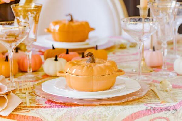 Beautiful Pink and Orange Table – The House of Elyn Ryn