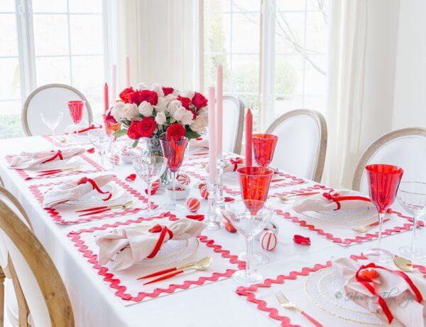 Creating a Lively Red & Pink Valentine’s Table – The House of Elyn Ryn