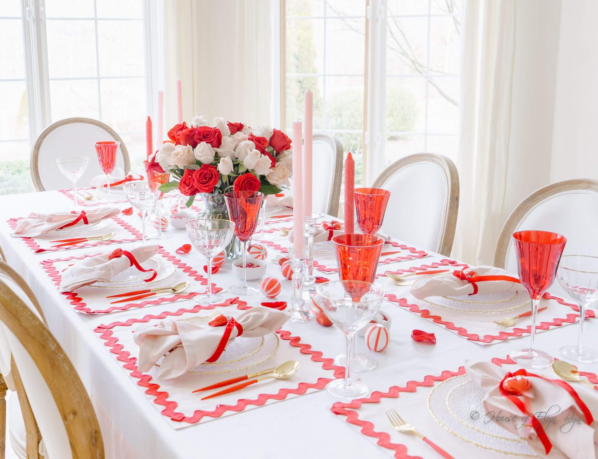 How to Trim Rickrack Placemats – The House of Elyn Ryn