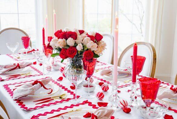 Creating a Lively Red & Pink Valentine’s Table – The House of Elyn Ryn